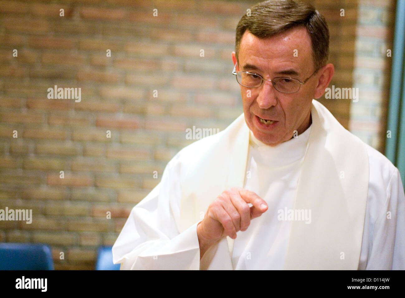 Catholic wedding people hi-res stock photography and images - Alamy