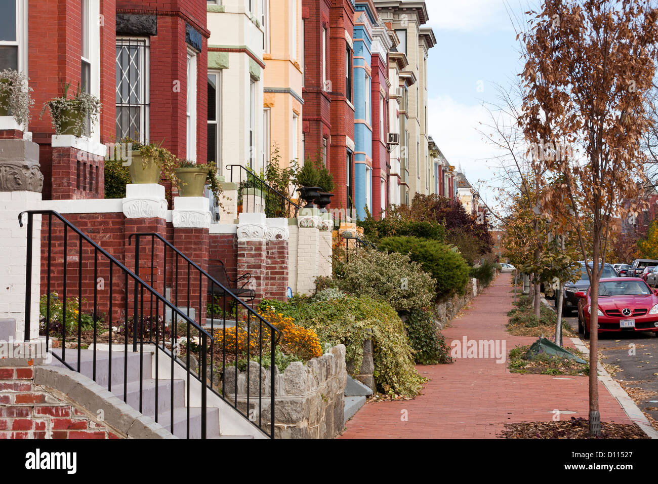 Victorian middle class home hi-res stock photography and images - Alamy