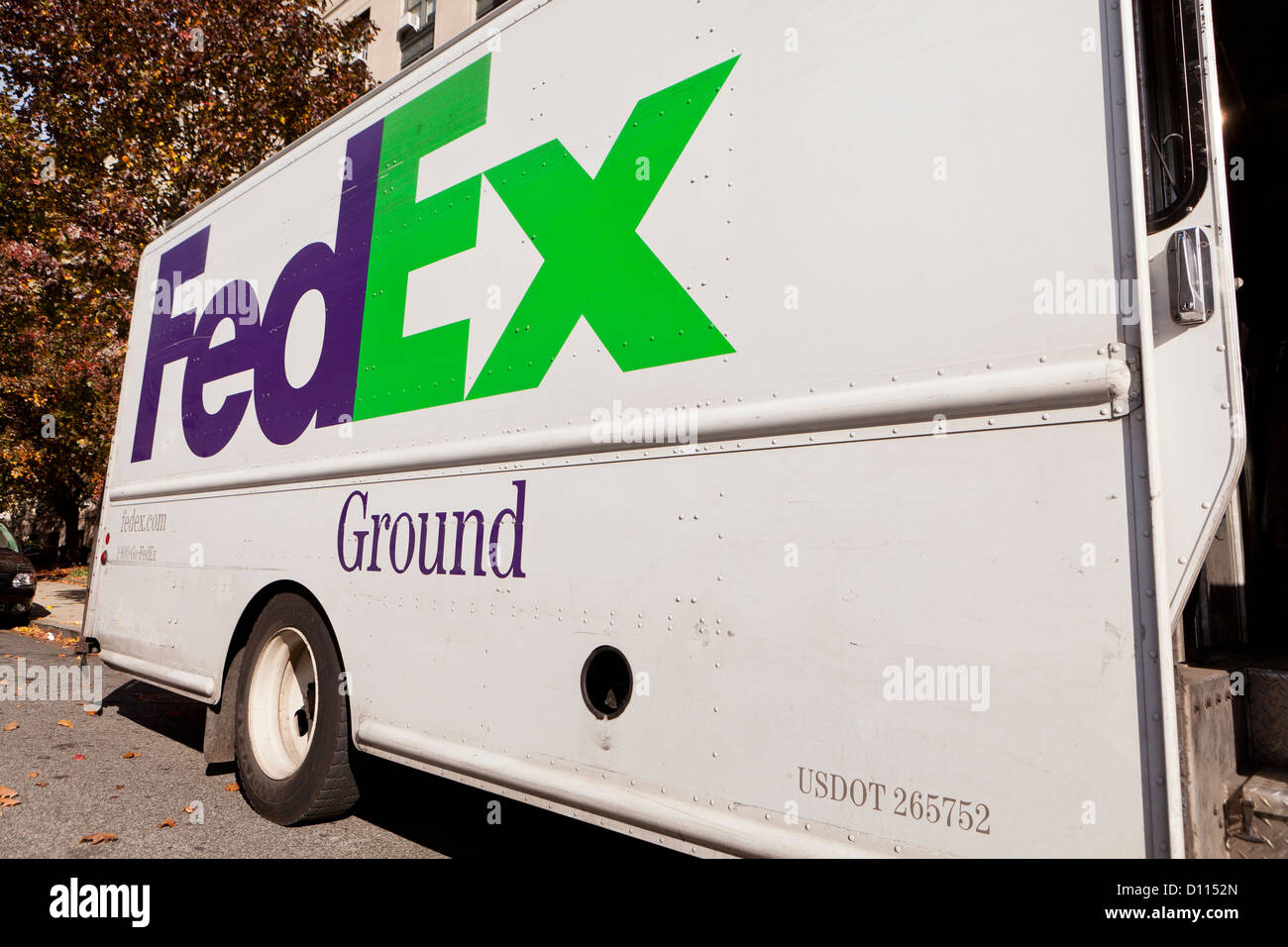 Fedex ground hi-res stock photography and images - Alamy