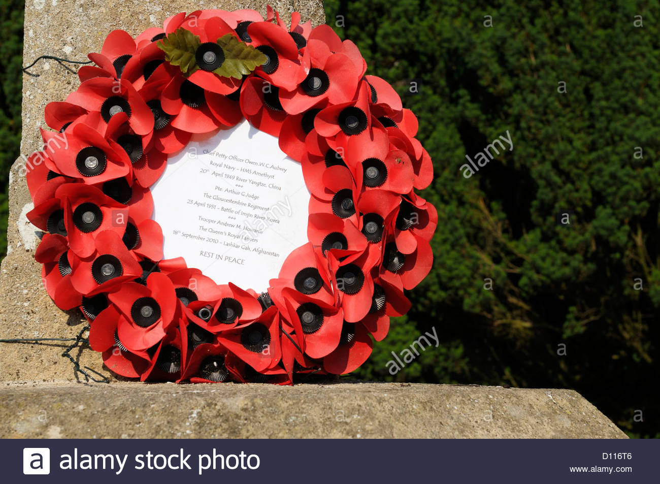 Poppy Wreath Cenotaph Stock Photos & Poppy Wreath Cenotaph Stock Images ...
