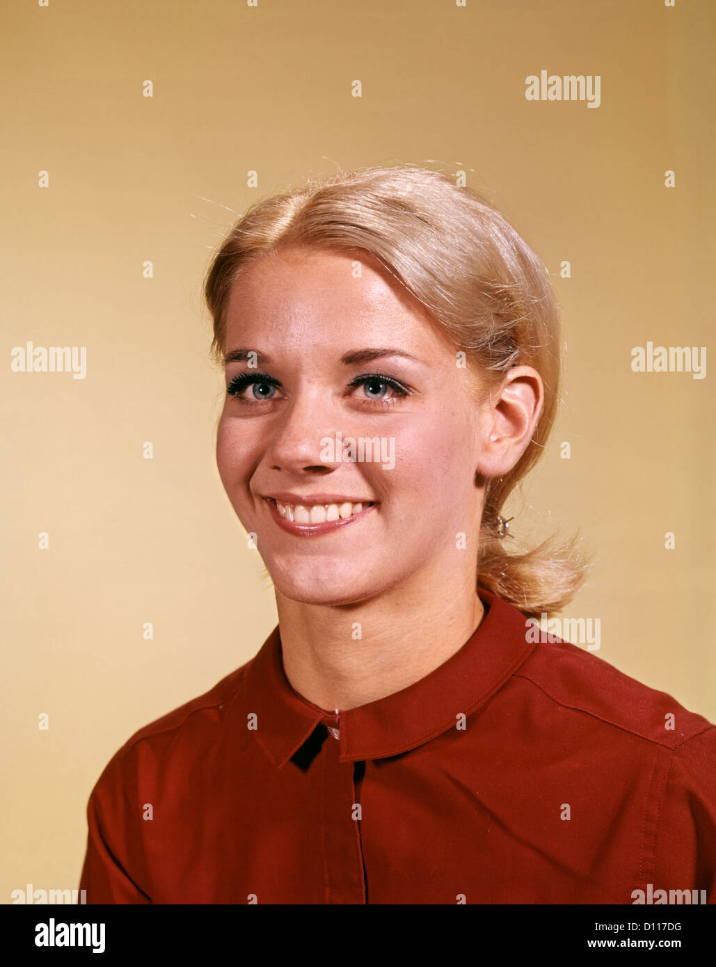 Blonde teen 1960s hi-res stock photography and images - Alamy