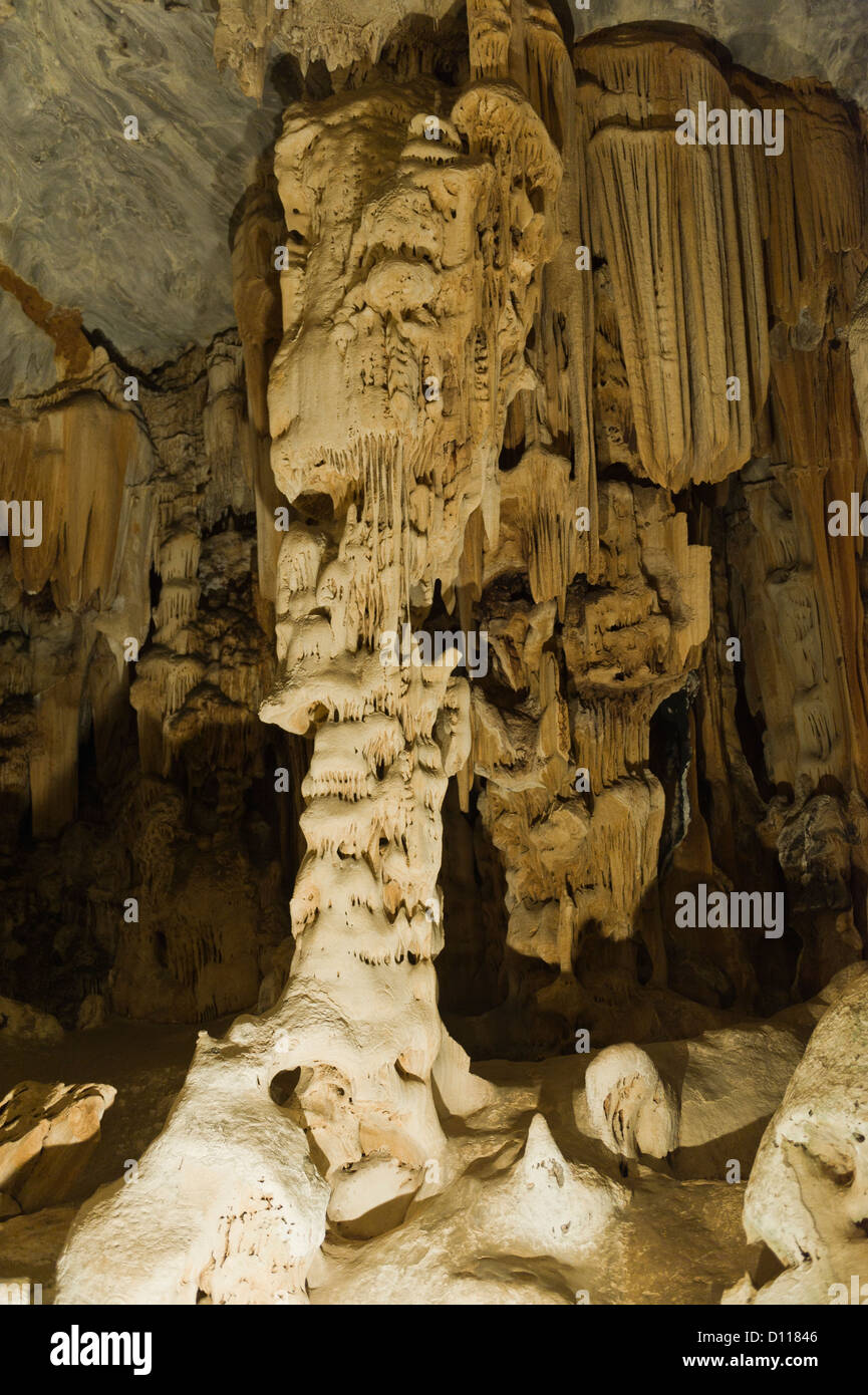 Stalactites and stalagmites in Van Zyl's Hall inside the Cango Caves ...