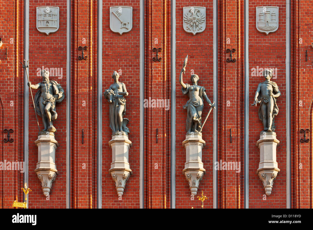 Sculptures on the facade of the House of Blackheads in Riga, Latvia ...