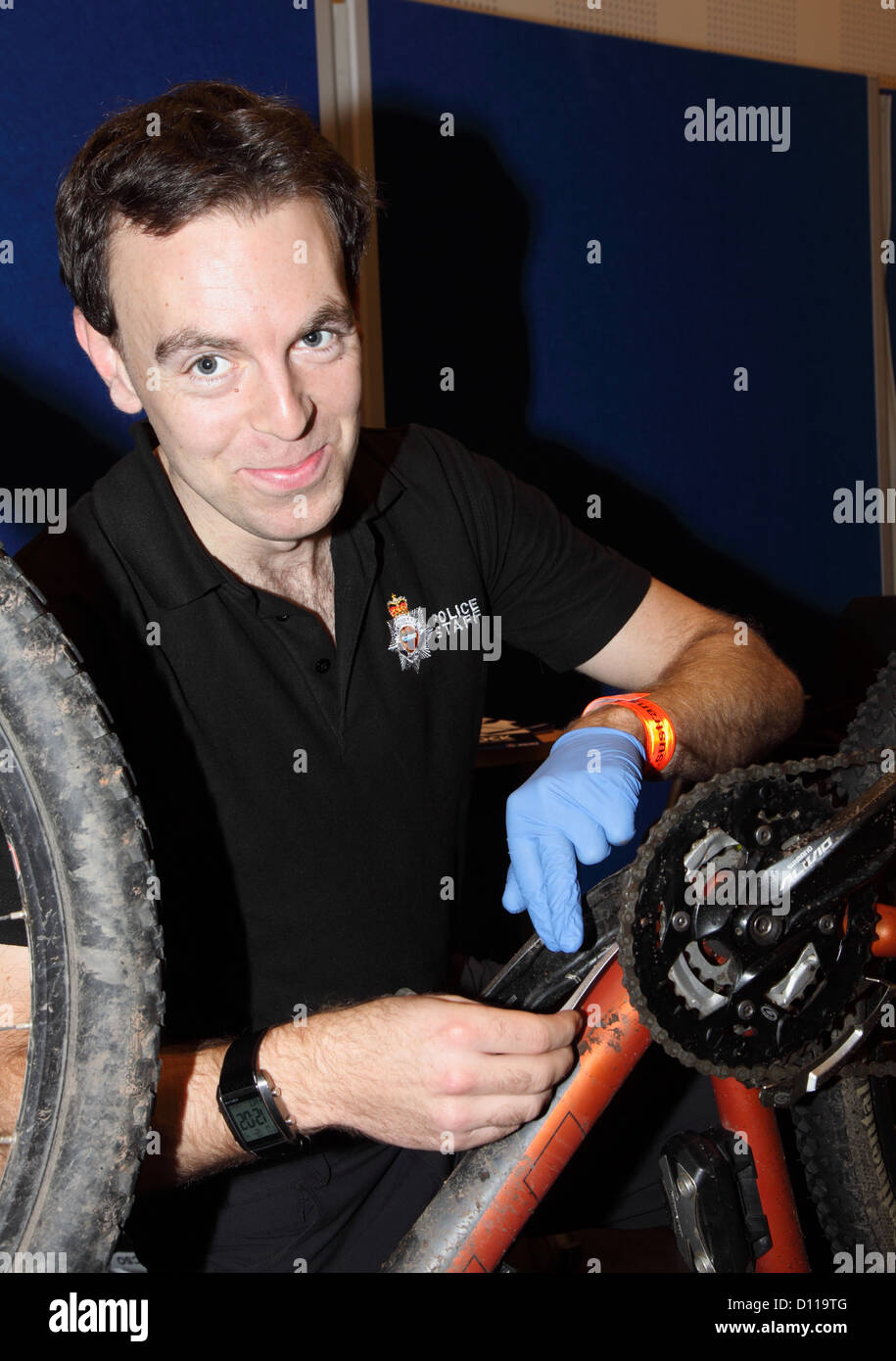 Pcso police community support officer hi-res stock photography and ...