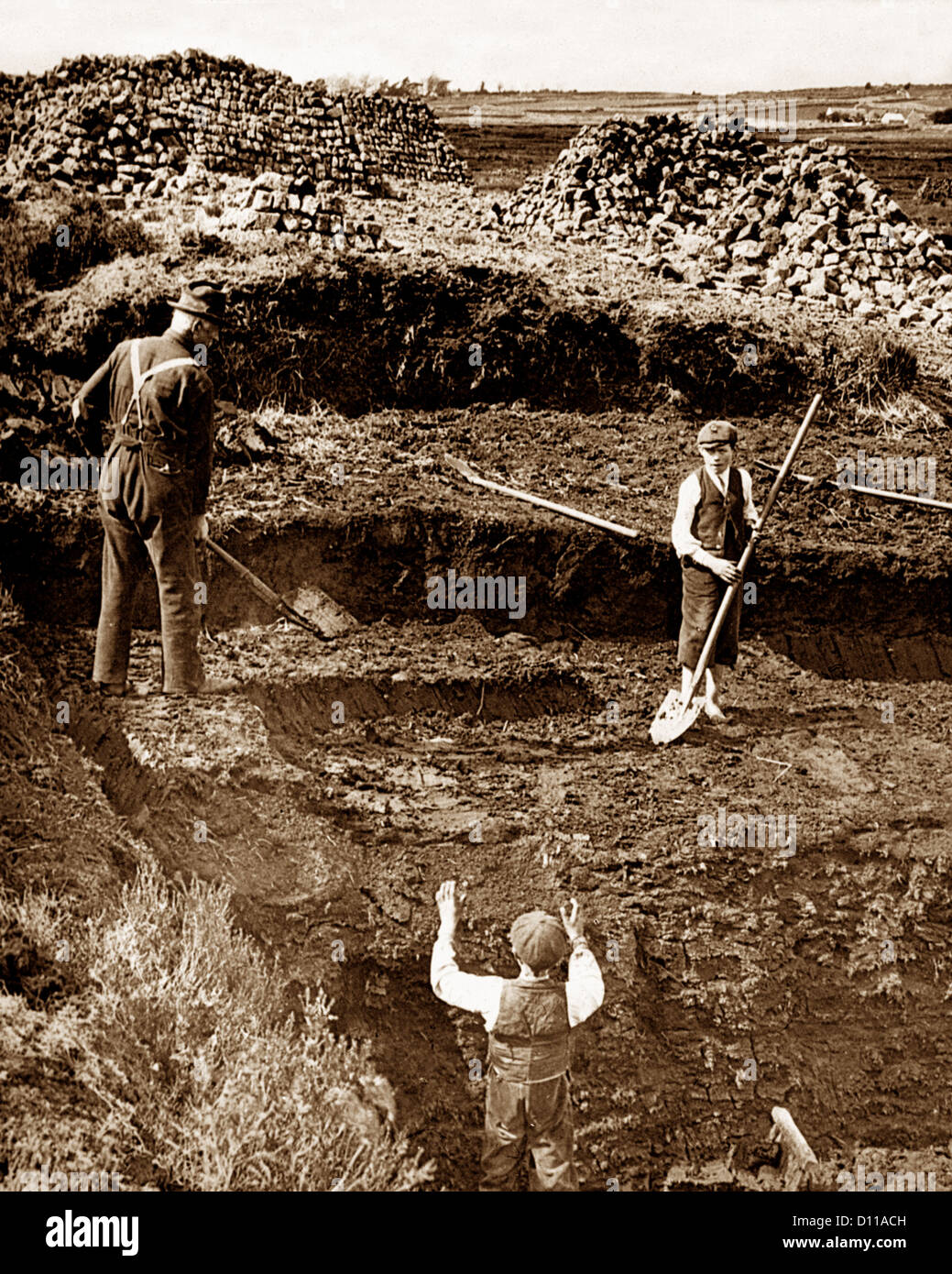 Peat cutting historical hi-res stock photography and images - Alamy