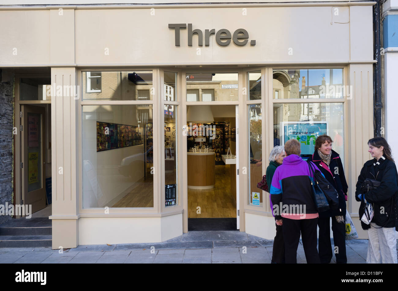 Opening day of the new Three mobile phone shop North Parade Aberystwyth ...
