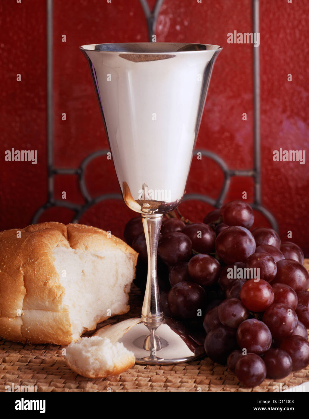 Communion wine chalice hi-res stock photography and images - Alamy