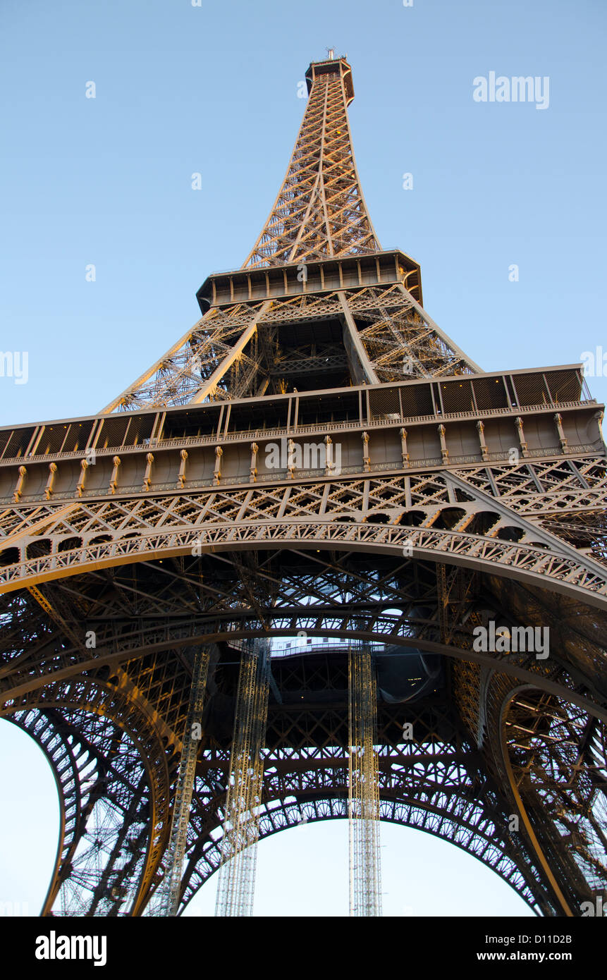 Gustave eiffel 1889 construction hi-res stock photography and images ...