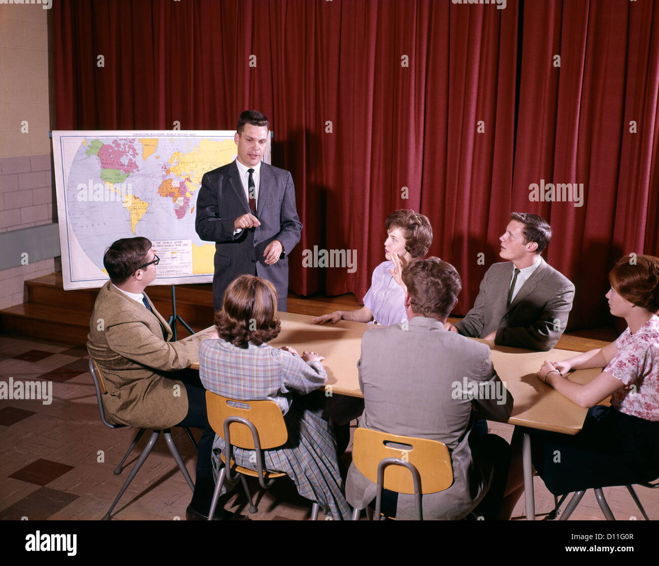 1960s college students boy girls hi-res stock photography and images ...