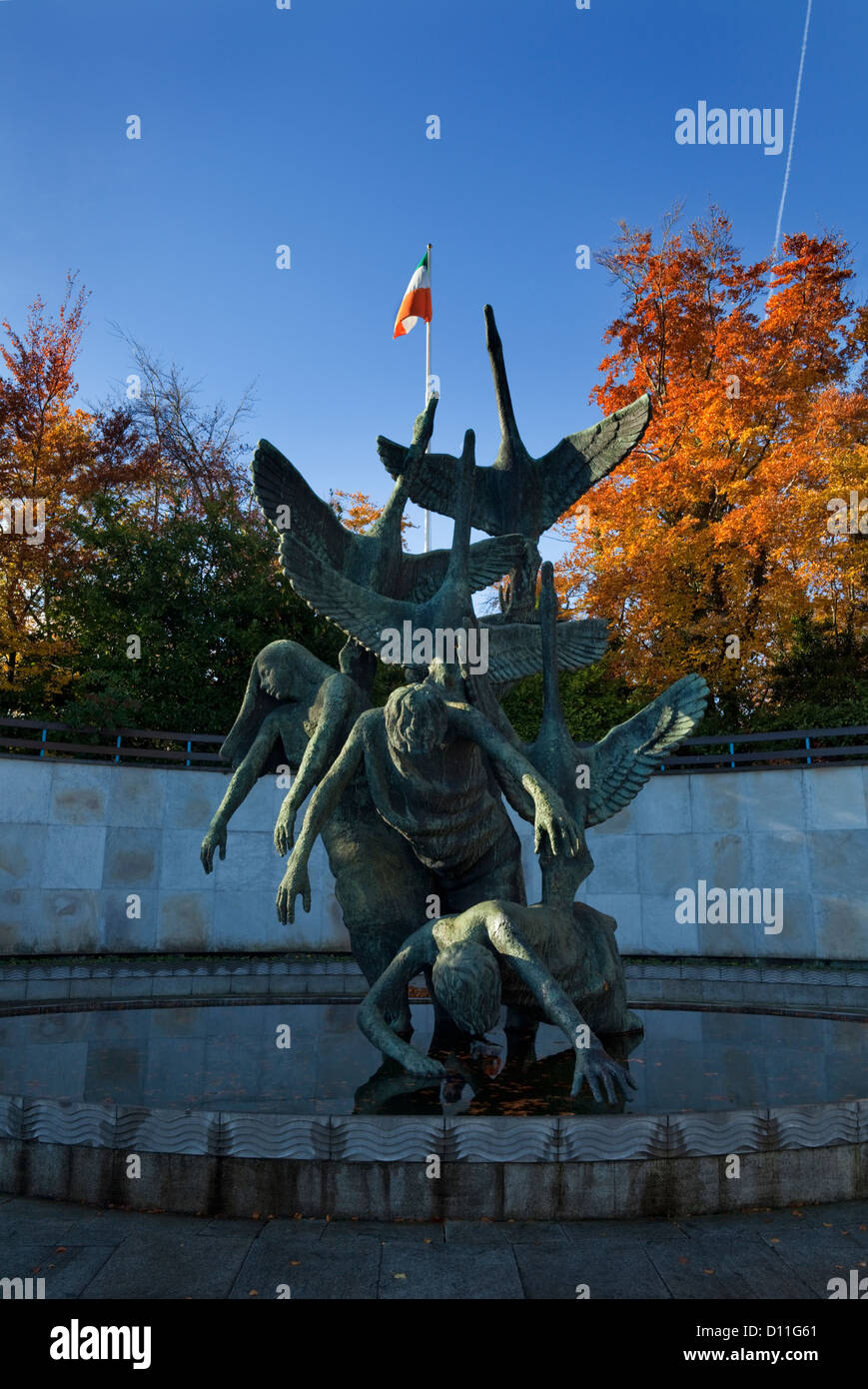 Sculpture of the Children of Lir by Oisín Kelly, Garden of Remembrance ...