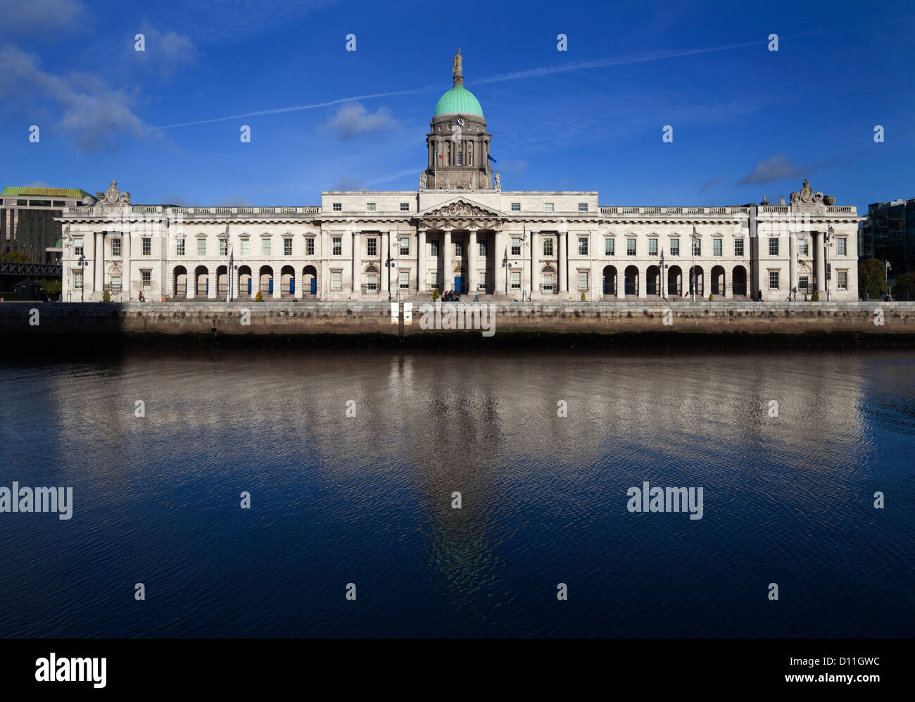 18th century building hi-res stock photography and images - Alamy