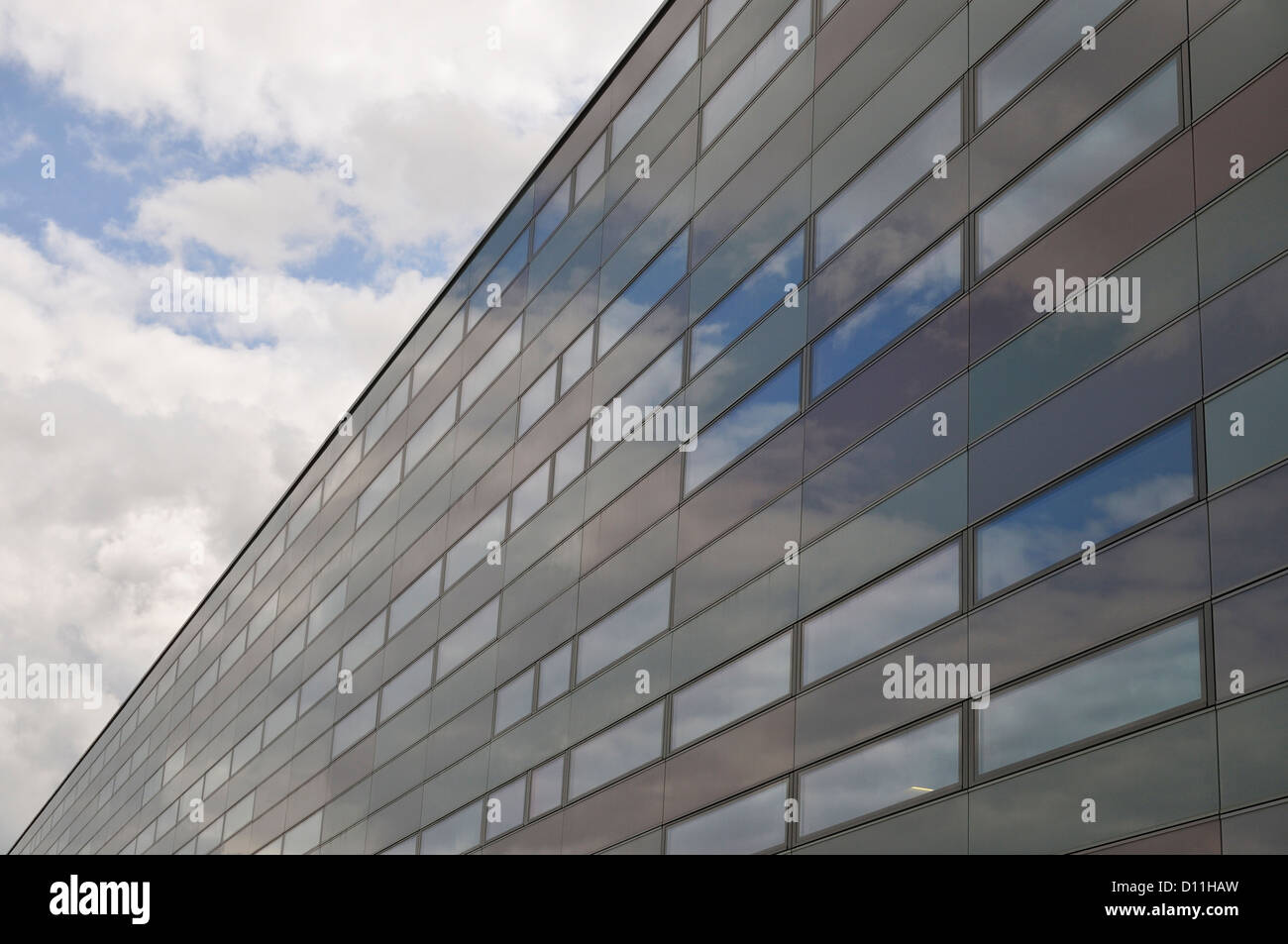 Color modern school building hi-res stock photography and images - Alamy