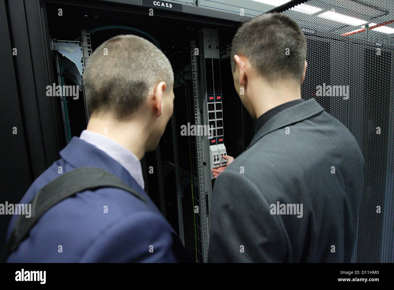 New build data center hi-res stock photography and images - Alamy