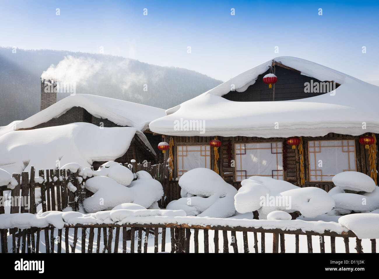 Winter snow house Stock Photo - Alamy