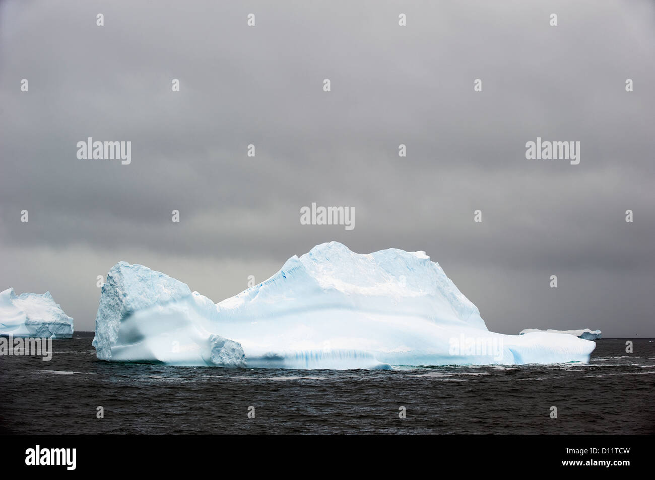 Frozen iceberg hi-res stock photography and images - Alamy