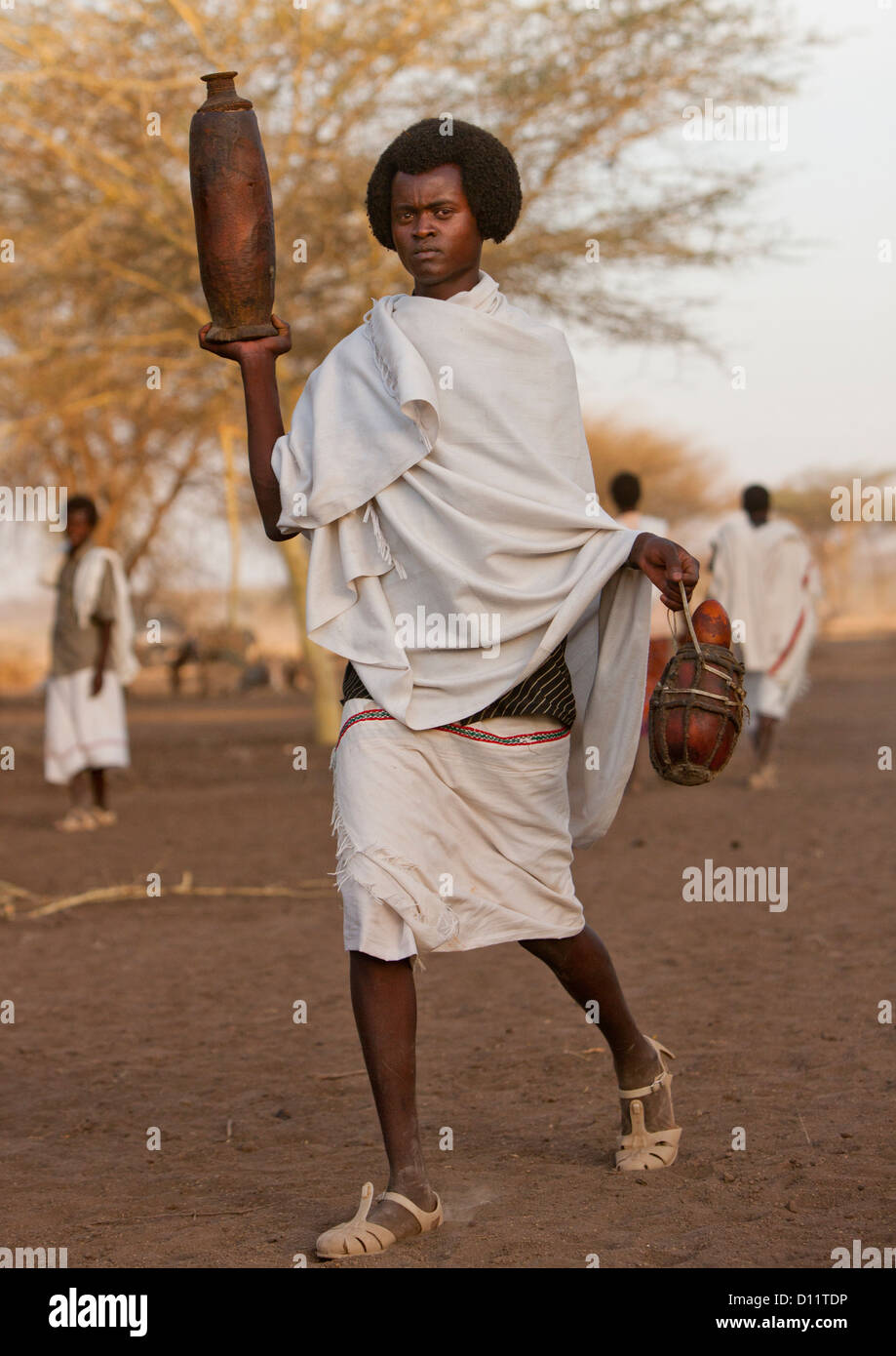 Portrait Of A Karrayyu Tribe Man With Traditional Gunfura Hairstyle ...