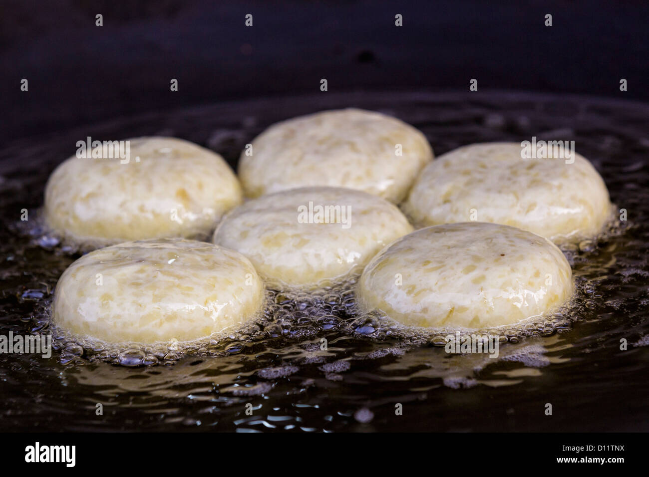 Medu vada hi-res stock photography and images - Alamy