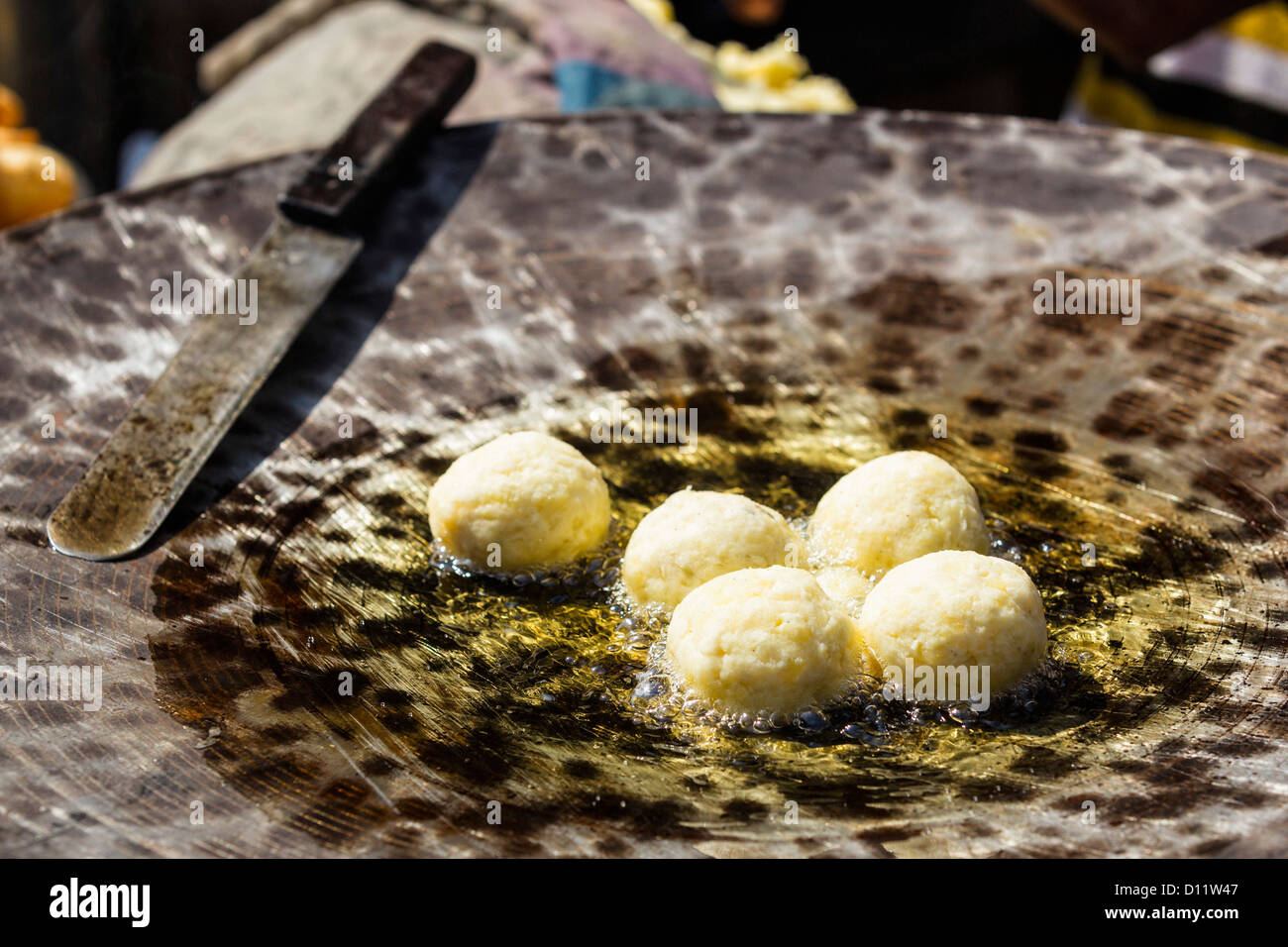 India, Uttarakhand, Rishikesh, Preparation of samosa Stock Photo - Alamy