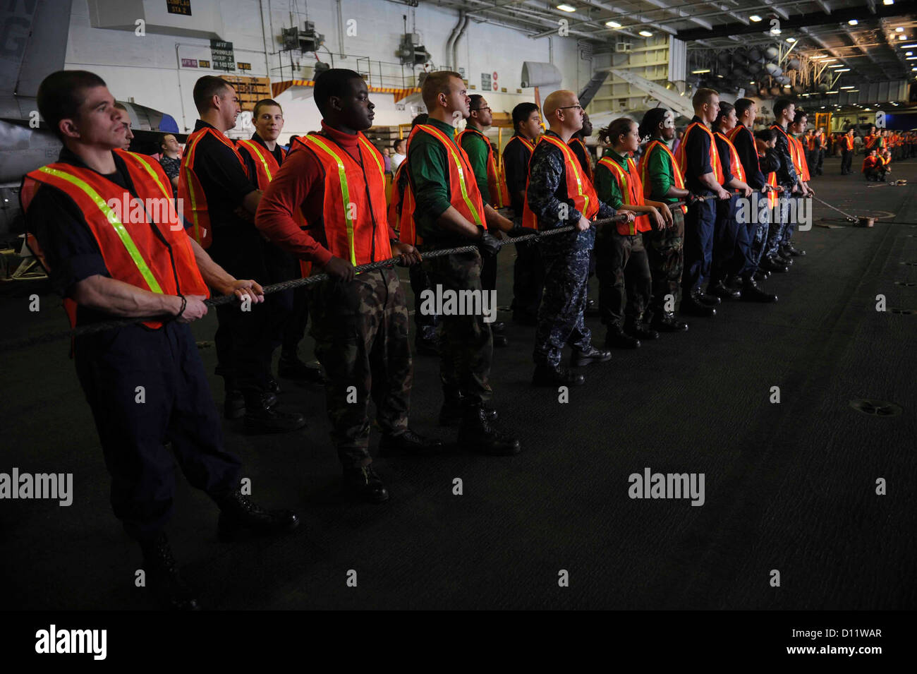 Messenger line hi-res stock photography and images - Alamy