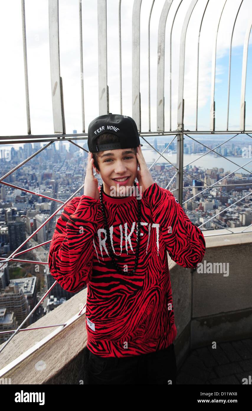 Dec. 5, 2012 - Manhattan, New York, U.S. - AUSTIN MAHONE tours the ...