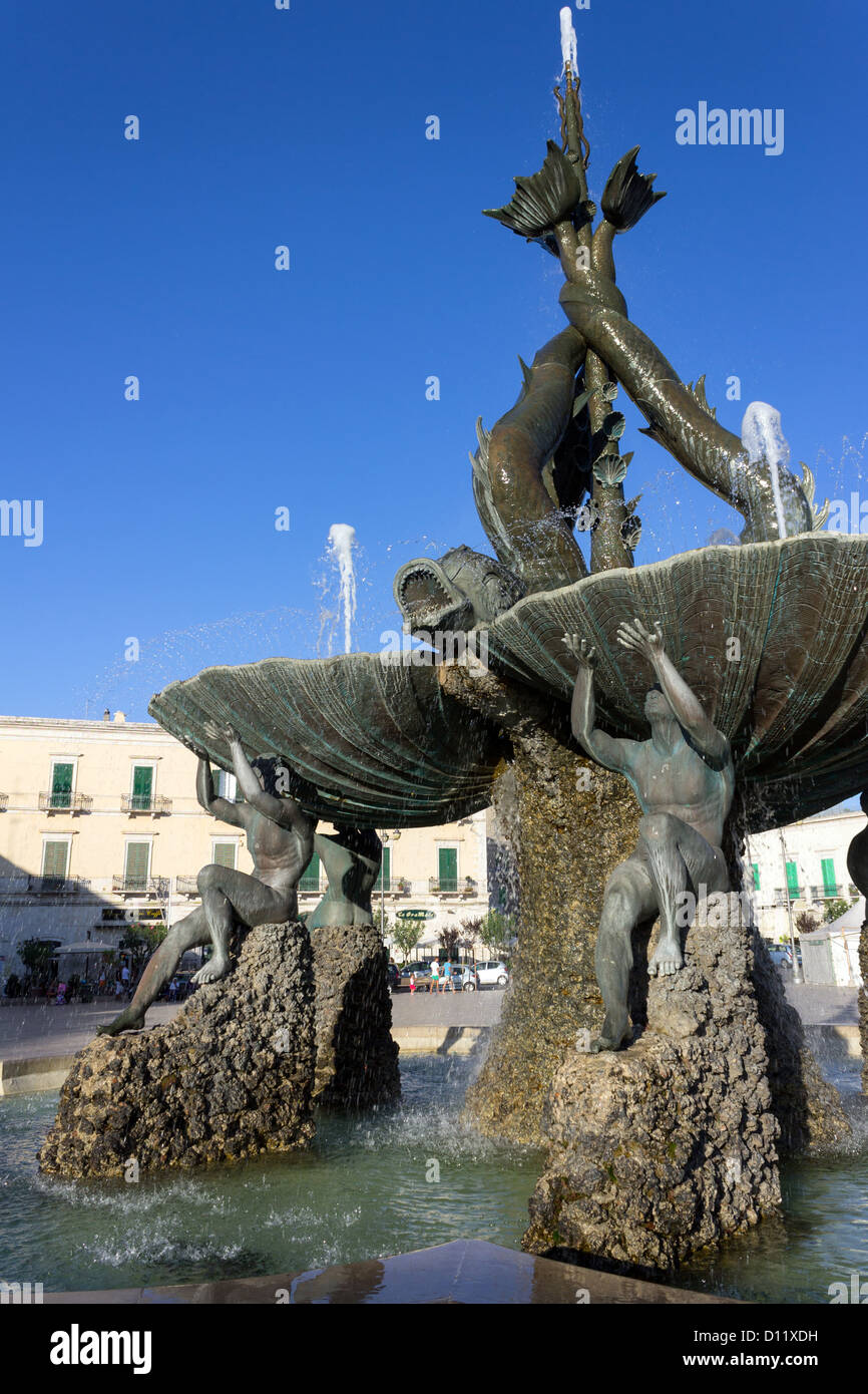 Italy, Apulia, Giovinazzo, Fontana dei Tritoni in Piazza Vittorio ...