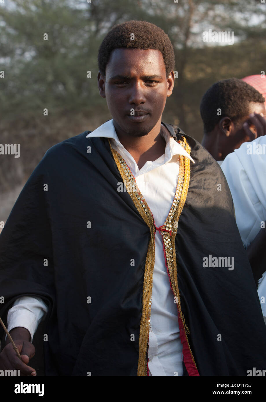 Portrait Of A Young And Smiling Karrayyu Tribe Man In Traditional ...