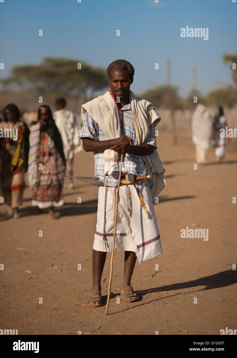 Portrait Of A Karrayyu Tribe Man With Gilee Dagger And Traditional ...