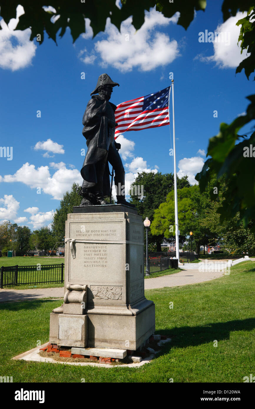 Statue and cars hi-res stock photography and images - Alamy