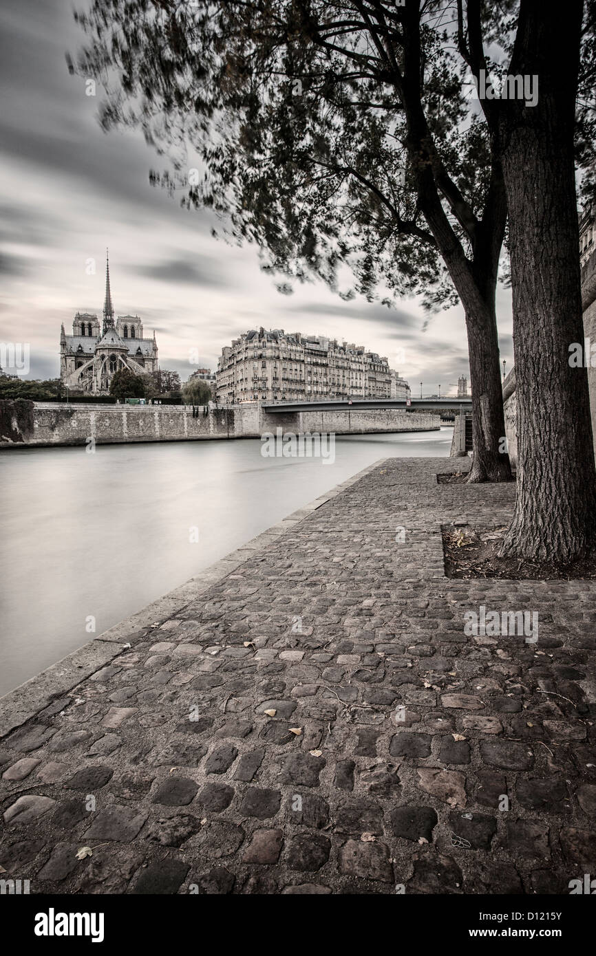 Walkway along River Seine and Cathedral Notre Dame, Paris, Ile-de ...