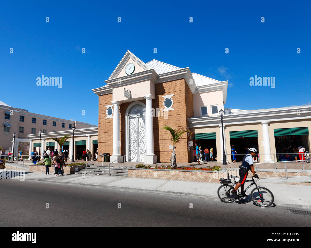 Bahamas nassau straw market hi-res stock photography and images - Alamy