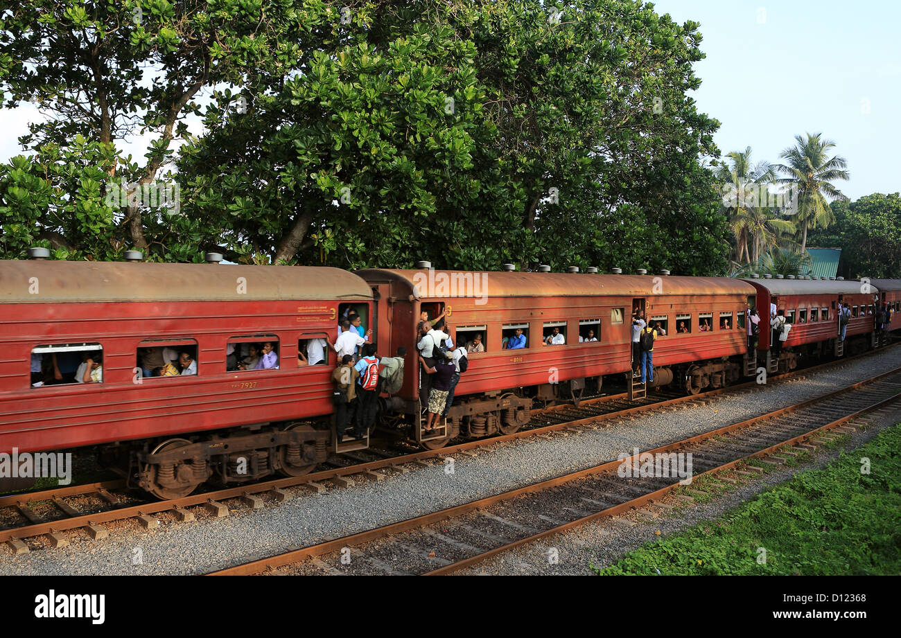 Crowded morning commuter train passes Mount Lavinia on the way to ...