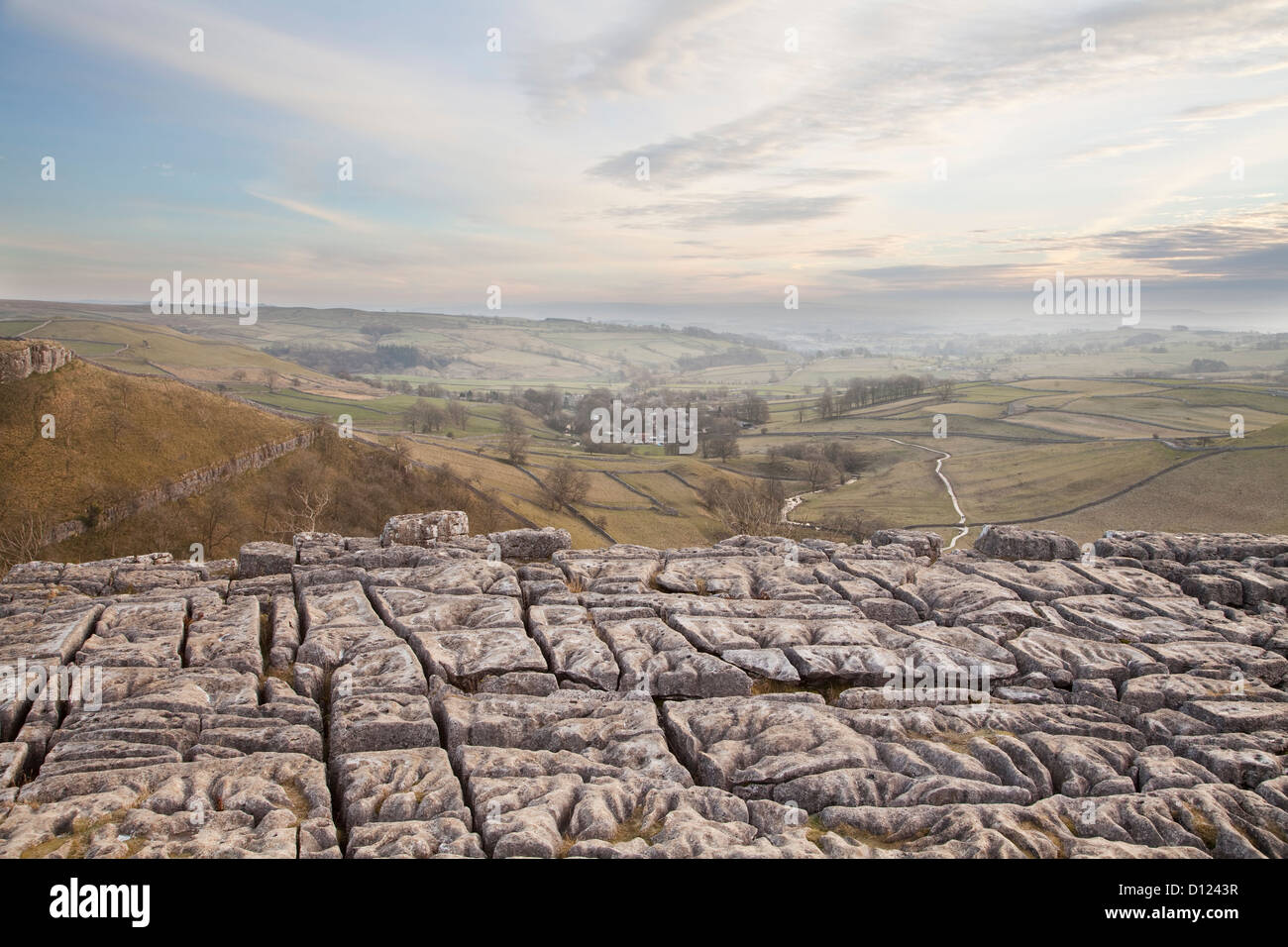 Malham cove limestone pavement hi-res stock photography and images - Alamy