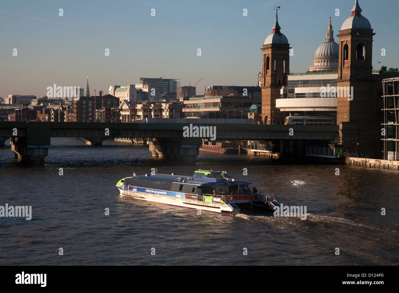 river thames london england Stock Photo - Alamy