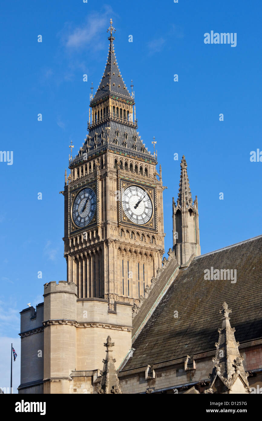 Elizabeth Tower (aka Big Ben or clock tower) at the north end of the ...
