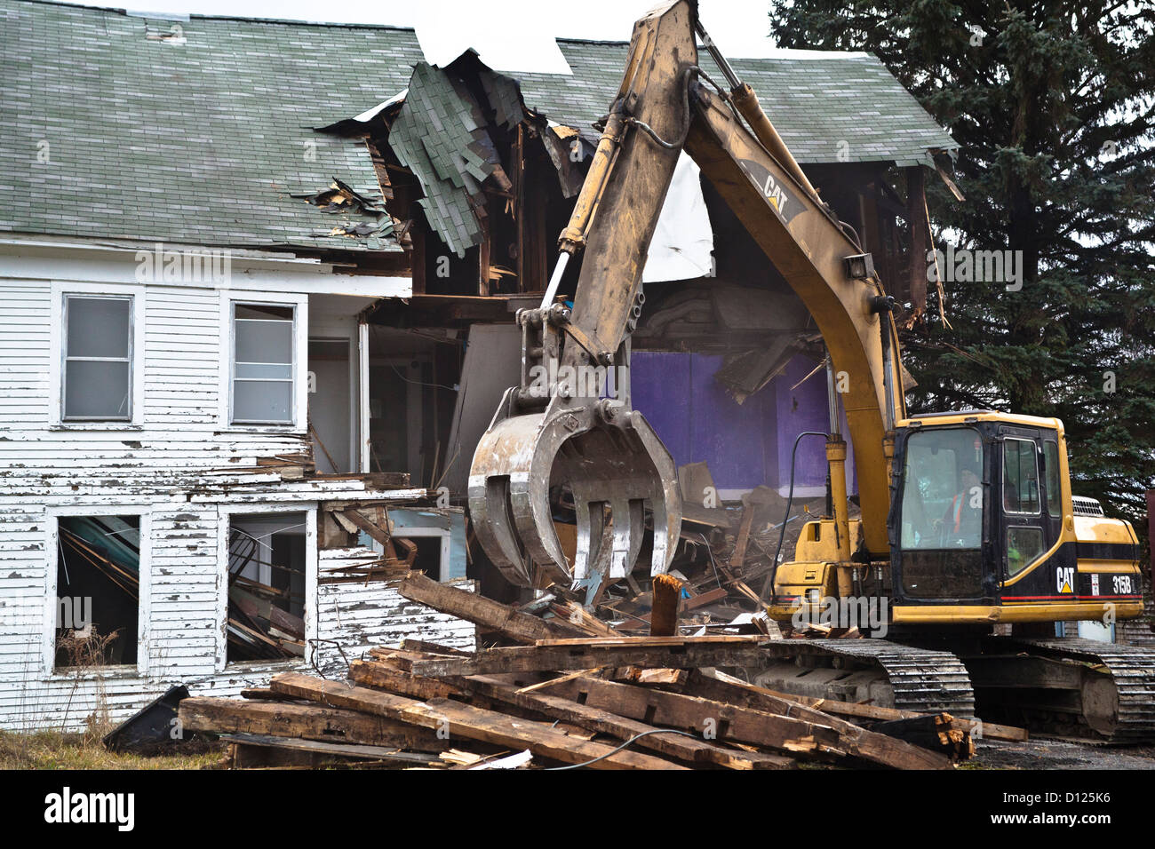Historic building tear down hi-res stock photography and images - Alamy