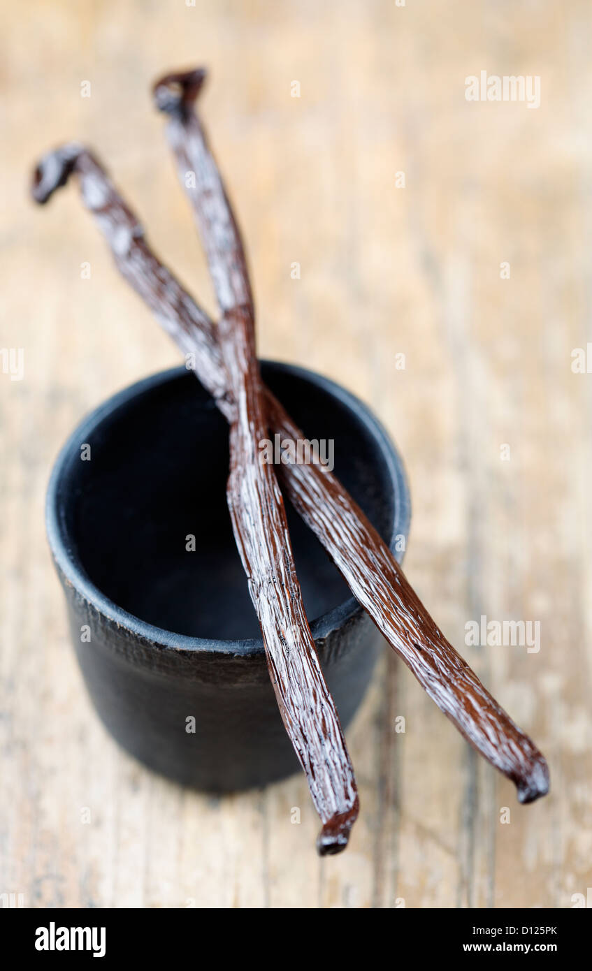 Vanilla pod hi-res stock photography and images - Alamy