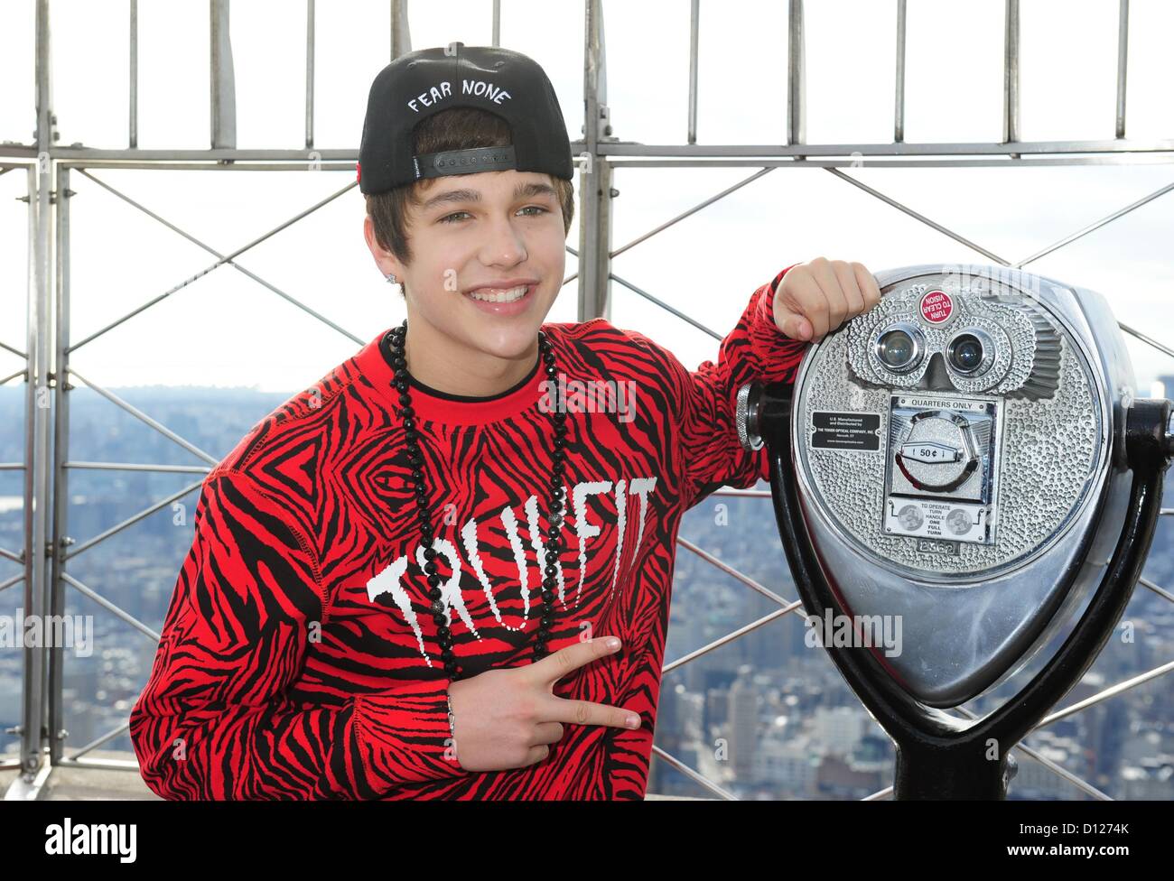 Austin mahone 2012 hi-res stock photography and images - Alamy