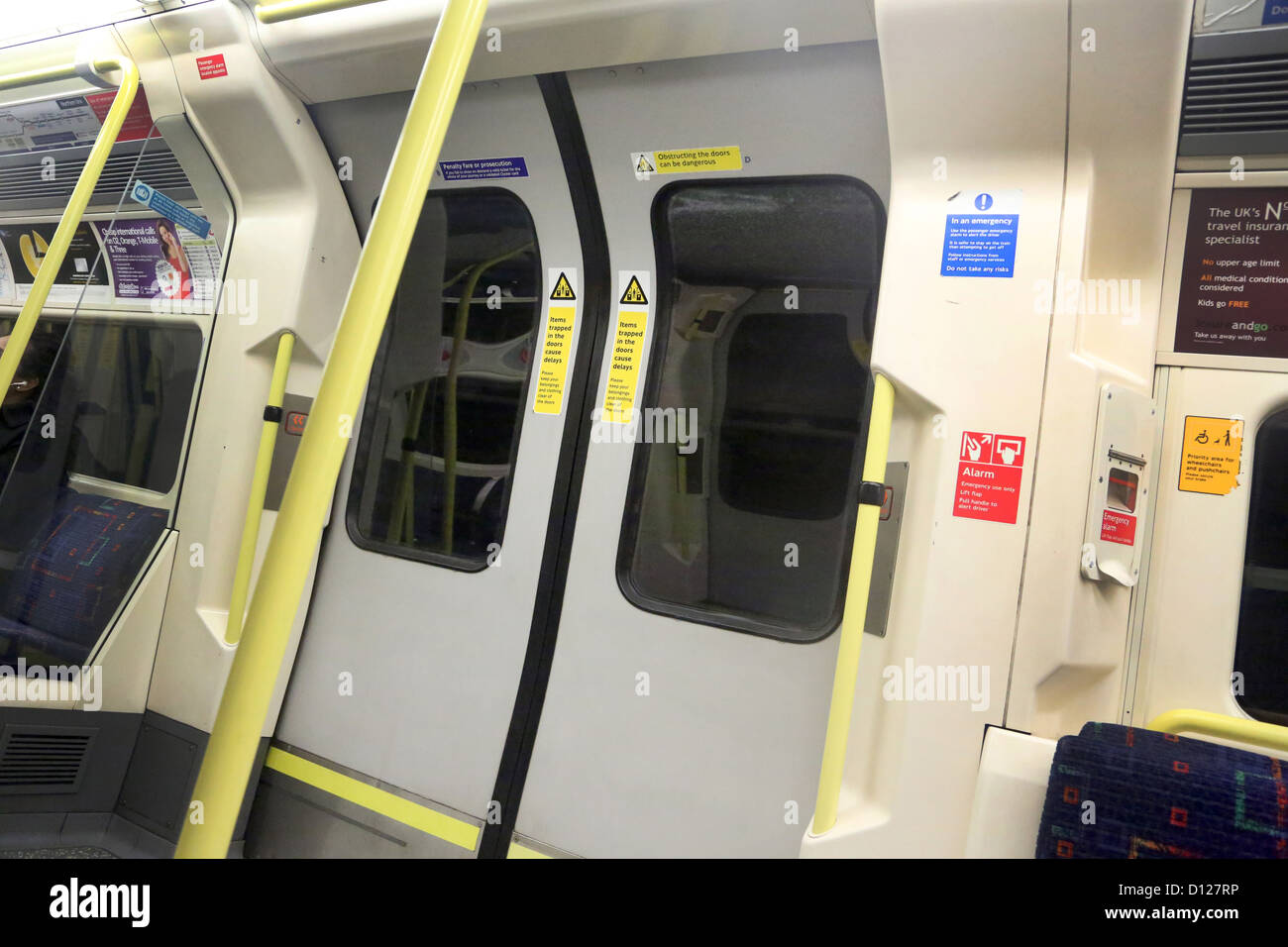 London England London Underground Train Interior Doors Stock Photo - Alamy