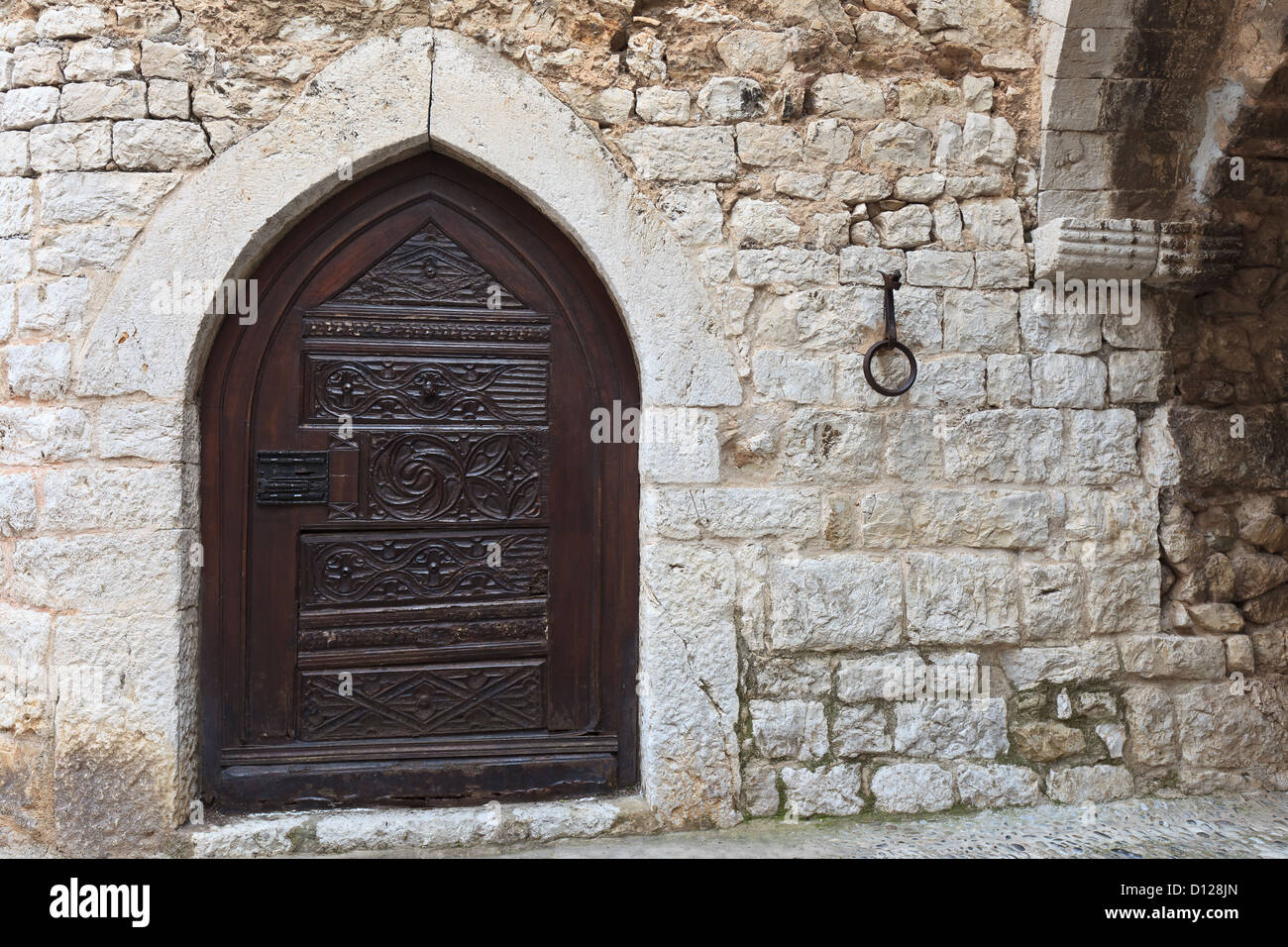 Medieval door hi-res stock photography and images - Alamy