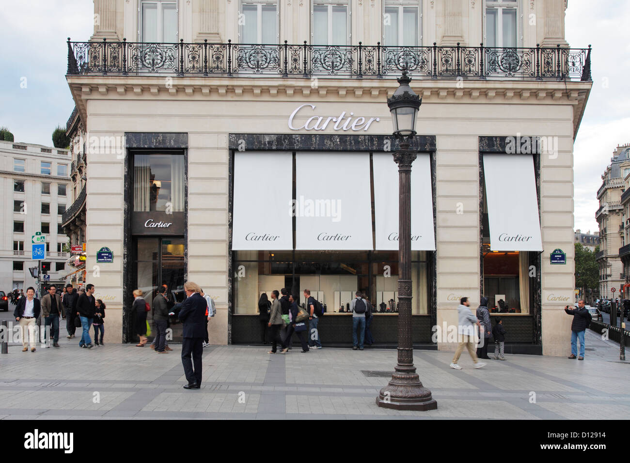 Cartier store in Paris Stock Photo - Alamy