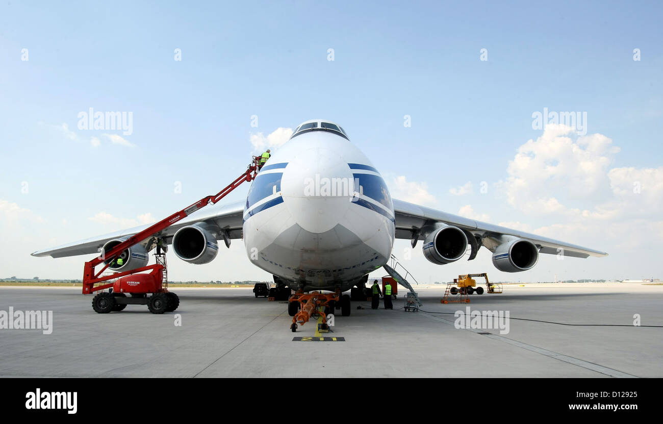 Leipzig, Germany, Antonov AN-124 Ruslan Stock Photo - Alamy
