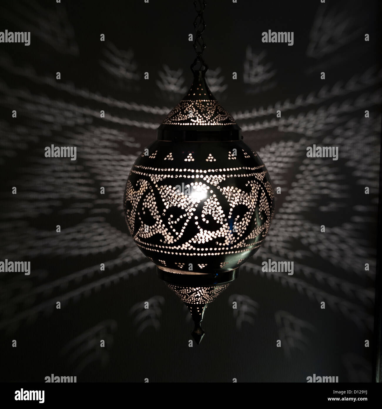 Hanging light fixture hi-res stock photography and images - Alamy
