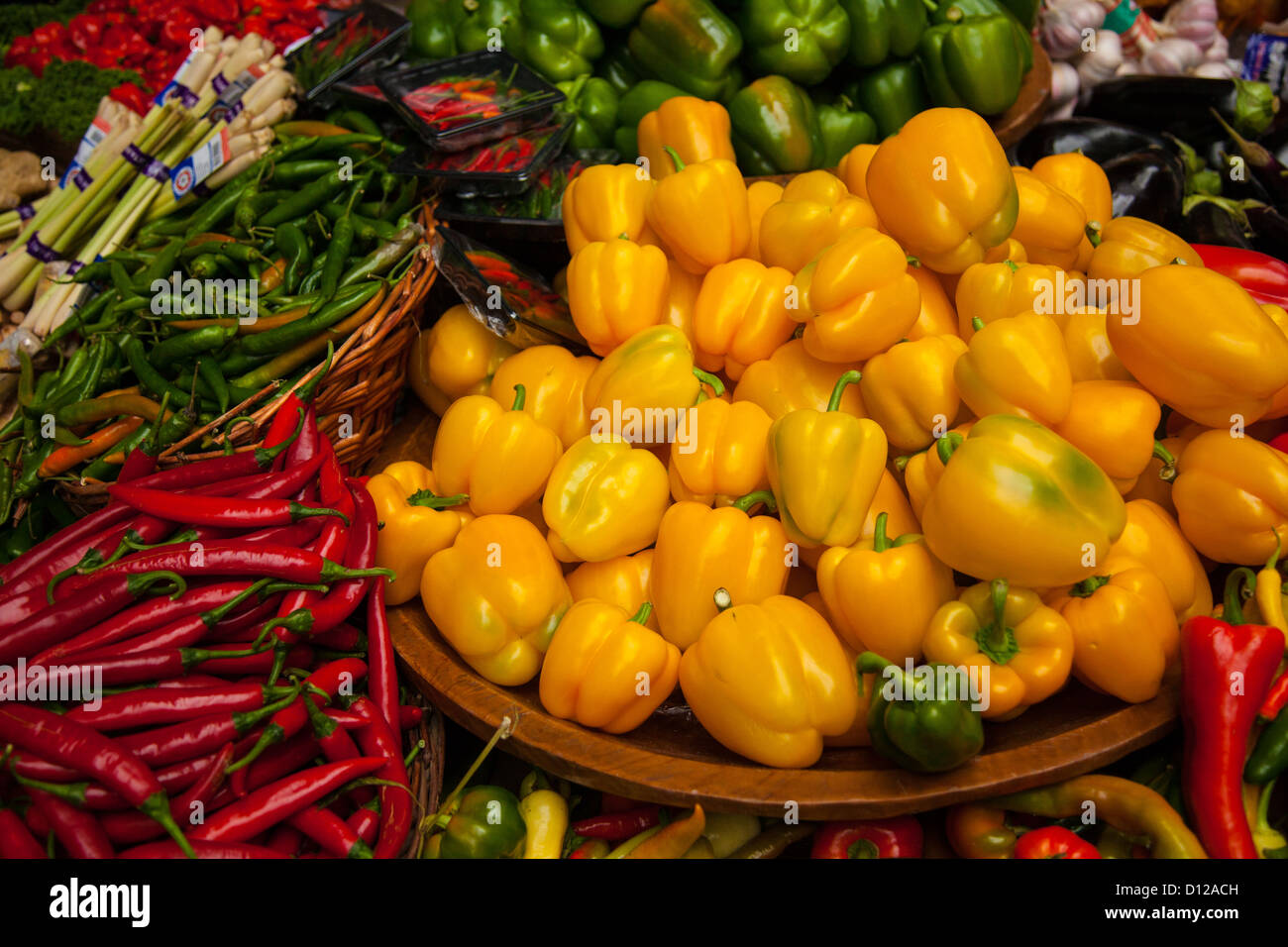 Chillis hi-res stock photography and images - Alamy