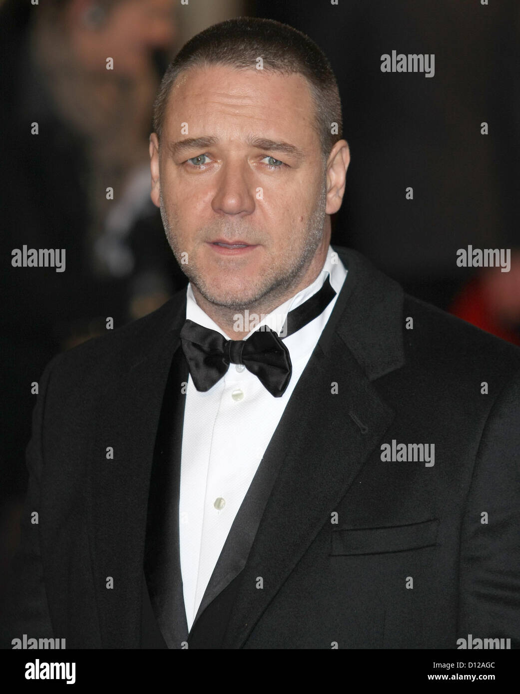 RUSSELL CROWE LES MISERABLES UK PREMIERE LONDON ENGLAND UK 05 December ...