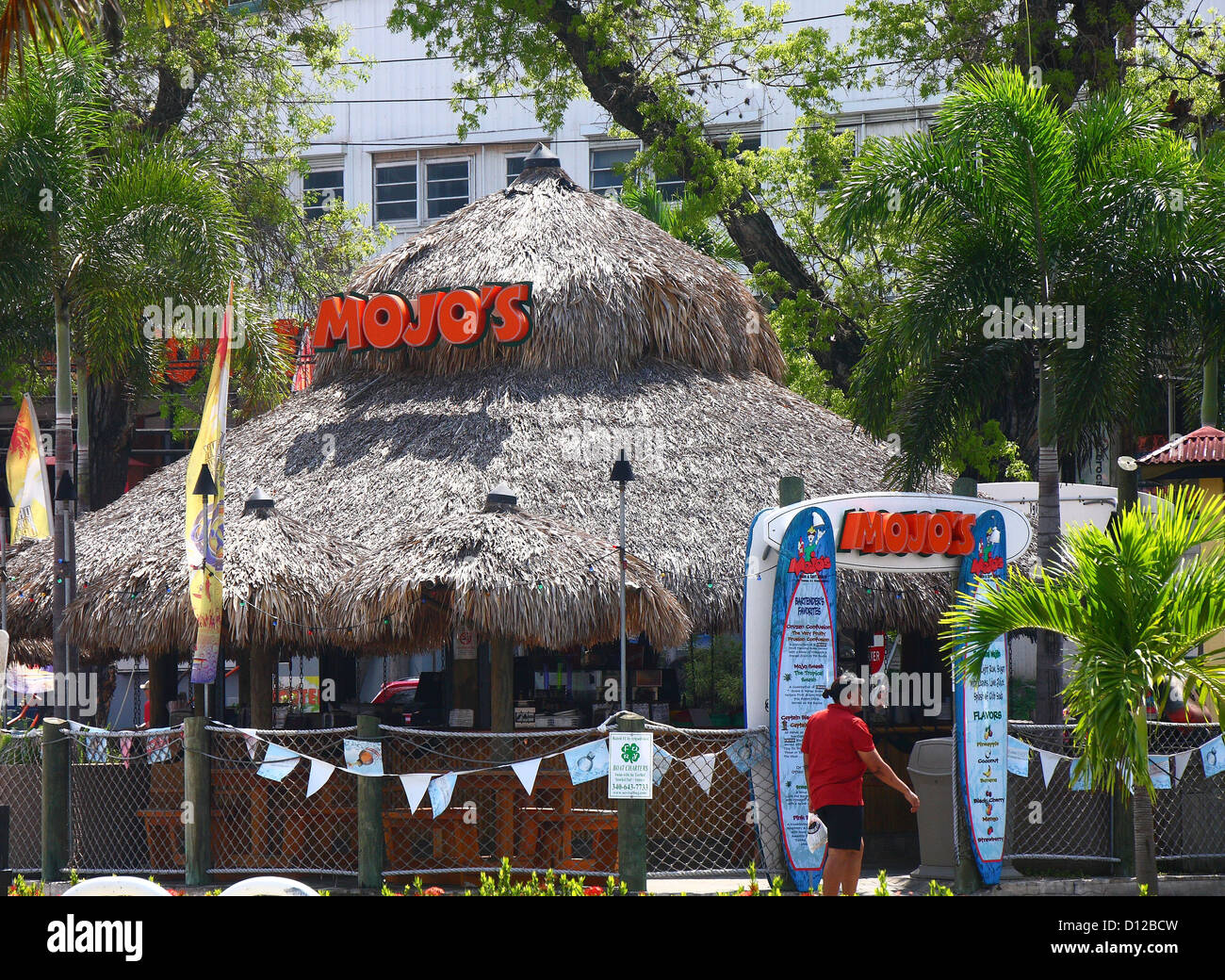 A straw hut on St Thomas serving drinks Stock Photo - Alamy