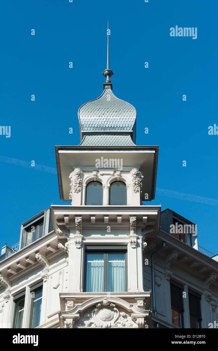 Blue and white building hi-res stock photography and images - Alamy