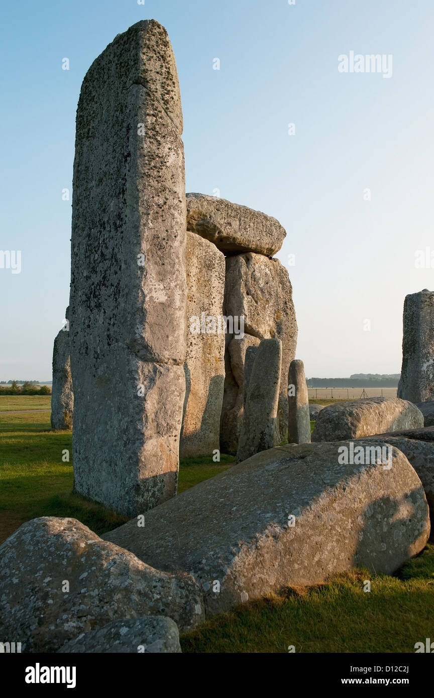 Fallen standing stones hi-res stock photography and images - Alamy
