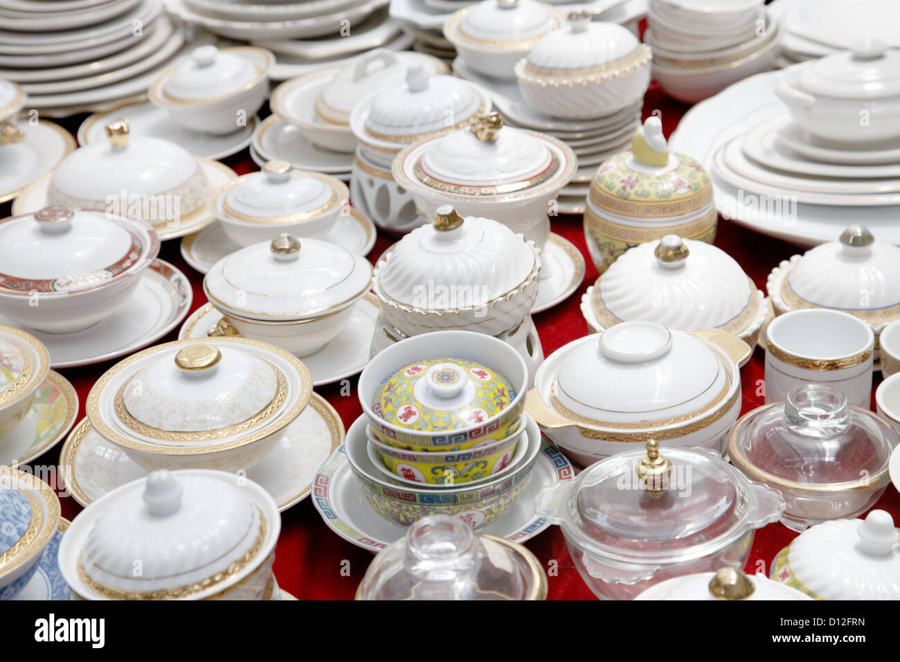 White dinnerware hi-res stock photography and images - Alamy