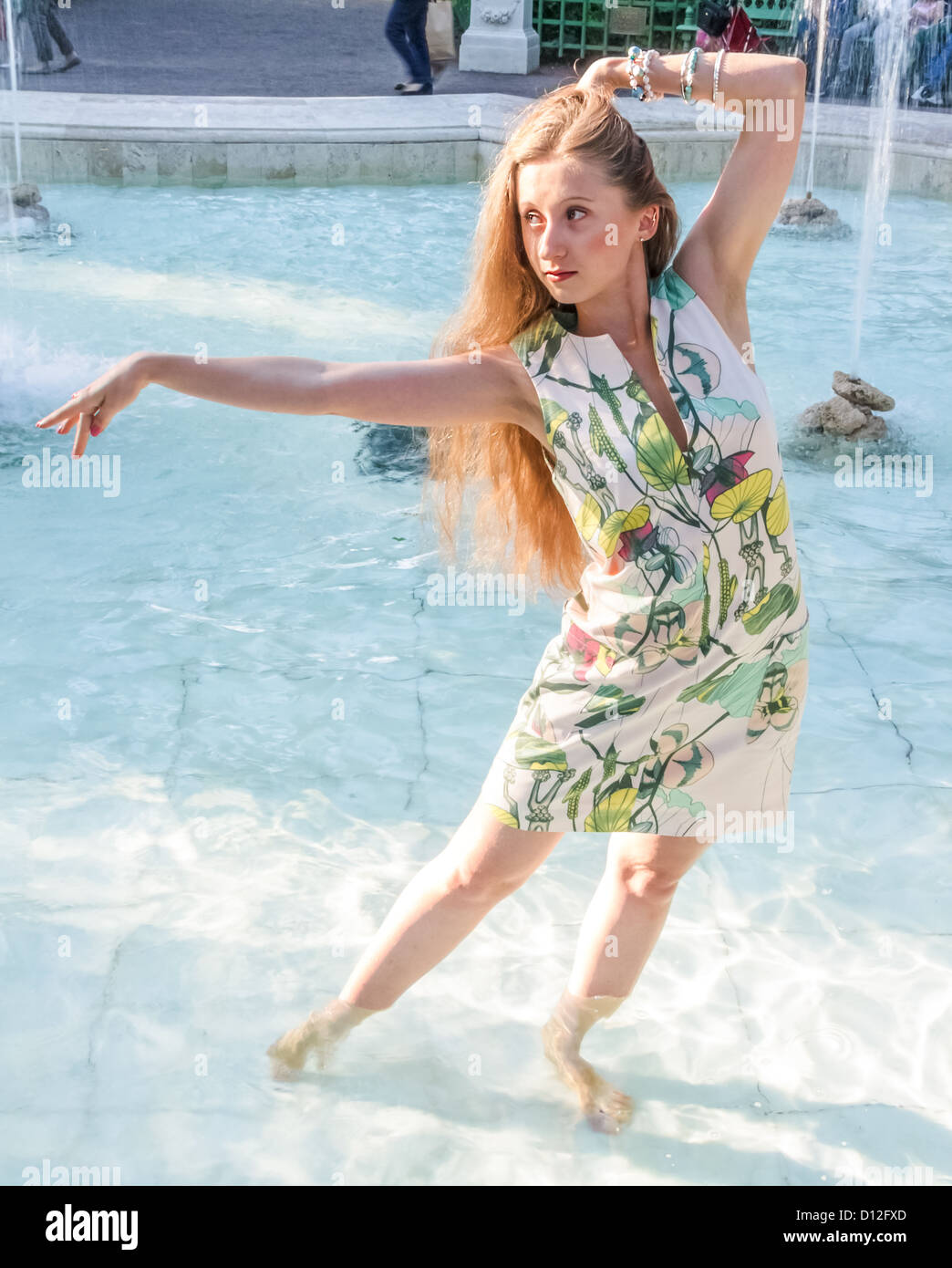 Dancing barefoot hi-res stock photography and images - Alamy
