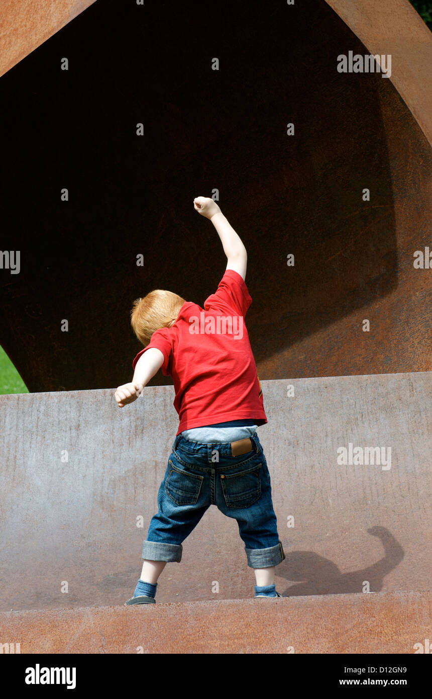 Rolled up artwork hi-res stock photography and images - Alamy